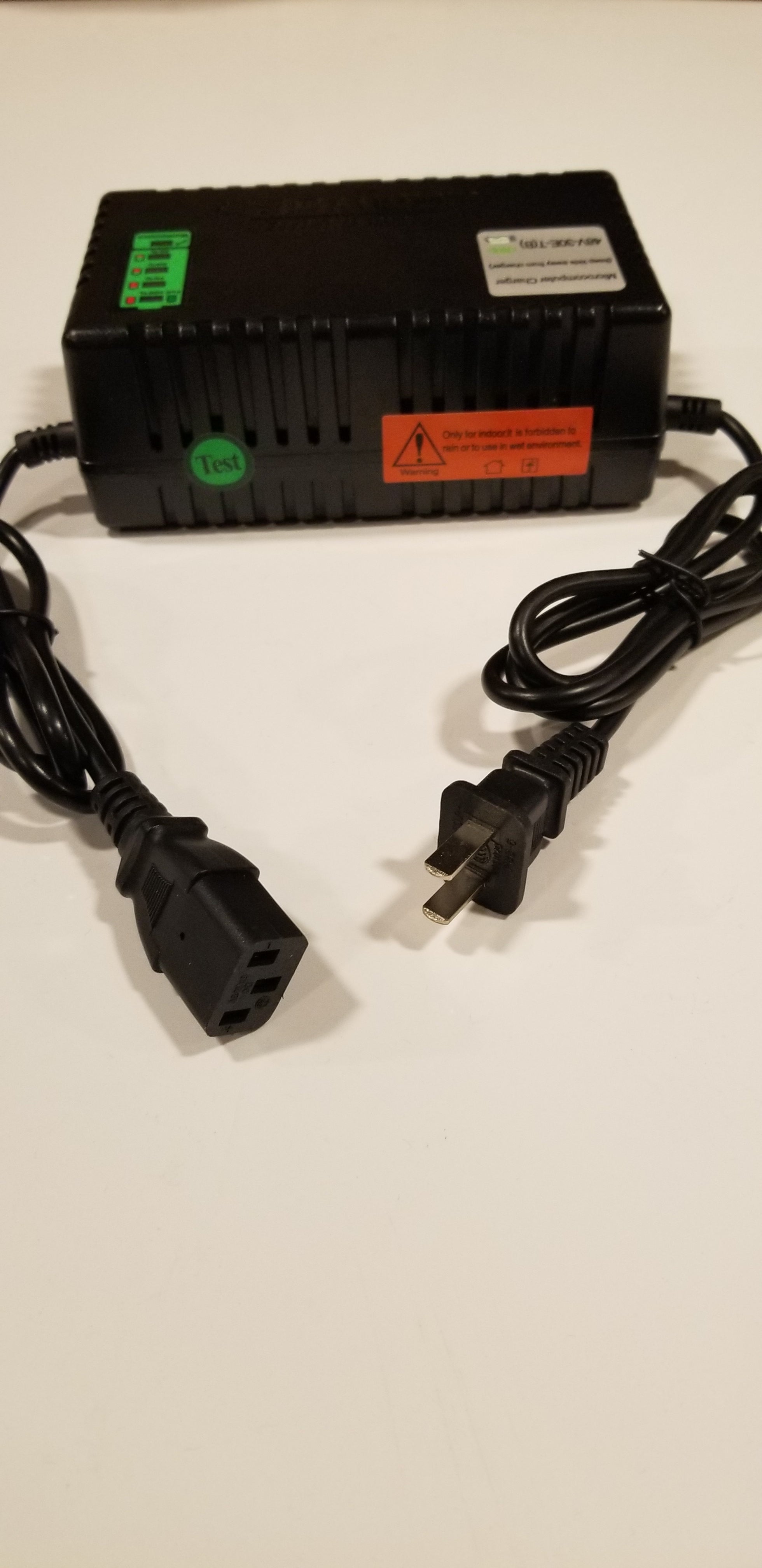 Charger – GIO Mobility Canada