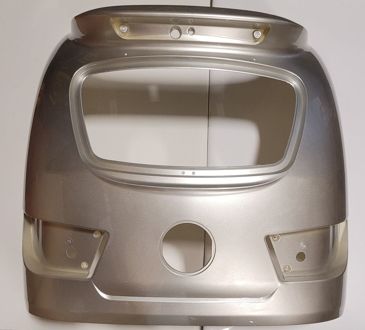 Golf Rear Hatch Silver – GIO Mobility Canada